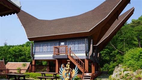 Rumah Tongkonan Toraja Yang Unik Dan Penuh Makna