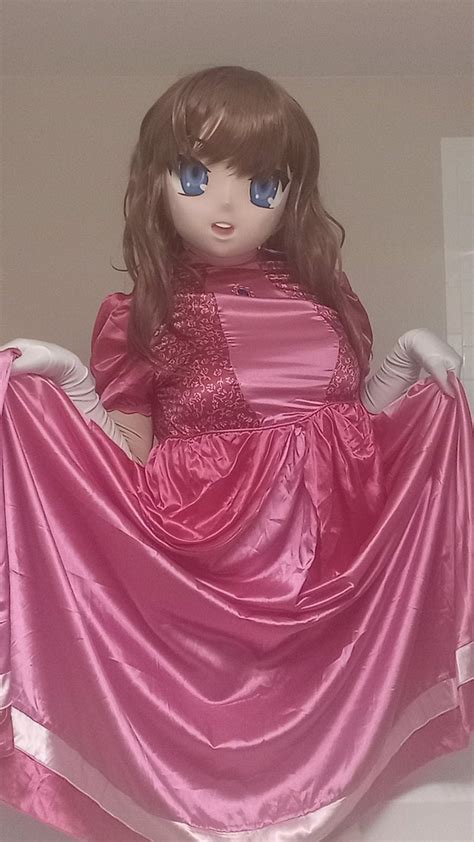 Wetlook Cosplay Princess On Twitter A Cute Princess Needs Your Help