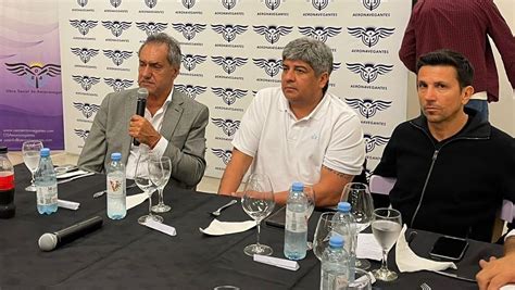Pablo Moyano se sacó una foto con Scioli y la cúpula de la CGT sigue
