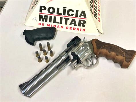 Homem arma de fogo é preso pelo Tático Móvel