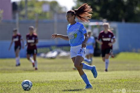 トランスジェンダー初の女子サッカー選手アルゼンチン1部でデビュー 写真9枚 国際ニュースAFPBB News
