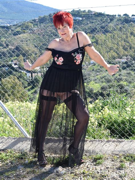 Fan Of LindaQSL 6 0K Rising On Twitter Naughty UberMILF