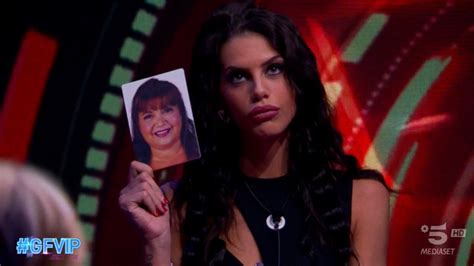 GF Vip Sara Manfuso Accusa Ciacci Di Molestie Mi Ha Toccata Il Cu O
