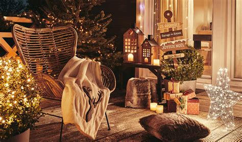 40 idées pour bien décorer le devant de sa maison pour Noël Jardiland