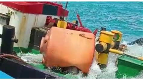 Insiden Kapal Bocor Nyaris Tenggelam Laut Natuna YouTube