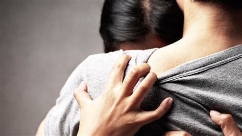 Vợ ngoại tình chồng tuyên bố vì các con sẽ tha thứ nhưng hành động của