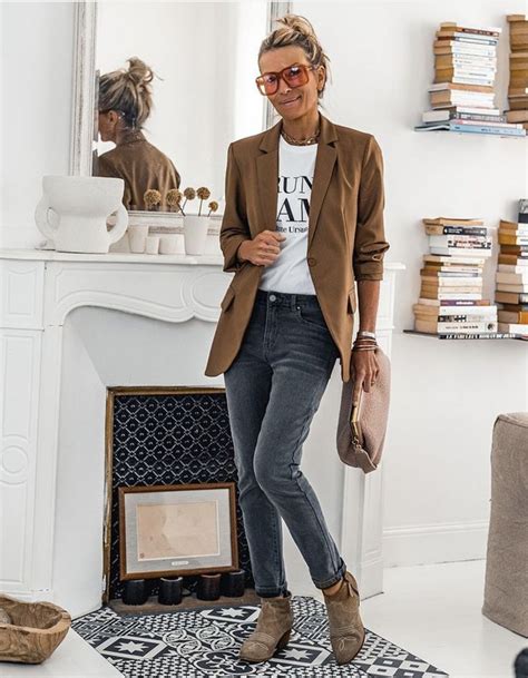 Pin By Eisorna On Outfits 21 22 Stylish Outfits For Women Over 50