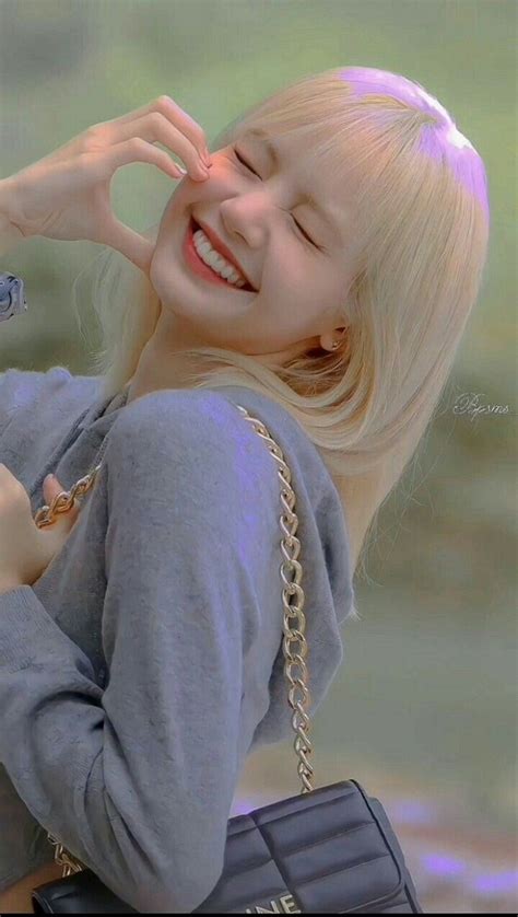 Hình ảnh Lisa ngầu cute Xem ngay để đắm chìm trong sự dễ thương