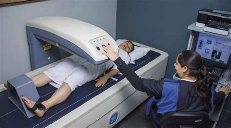 Densitometría ósea a quiénes se les recomienda hacer este examen y a