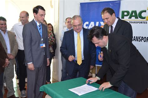 CRUZ ALTA Prefeitura assina contrato de R 20 milhões a Caixa