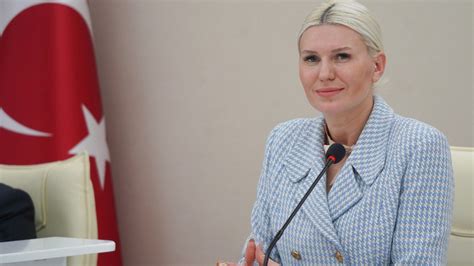 Bilecik Belediye Başkanı Melek Mızrak Subaşı mazbatasını aldı