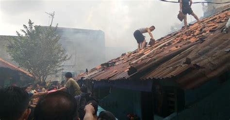 Permukiman Padat Penduduk Di Bukit Duri Terbakar JURNAL MEDIA Indonesia