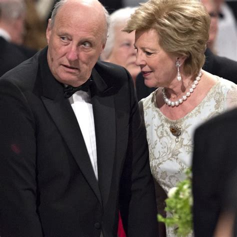 Harald de Noruega y Ana María de Grecia en la cena de gala por el 75