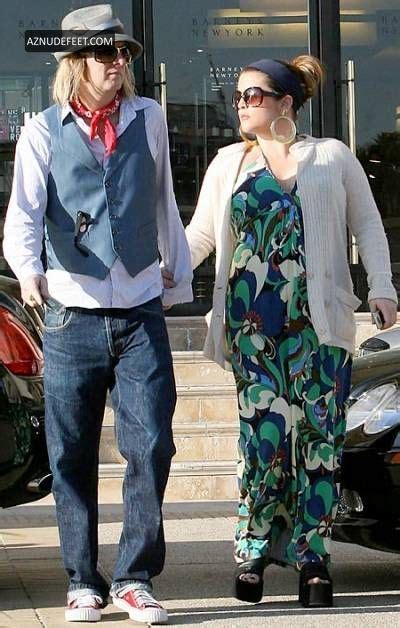 Lisa Marie Presley Feet Aznudefeet