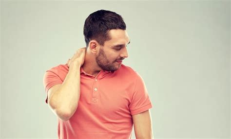 Pessoas cuidados de saúde e conceito de problema homem infeliz que