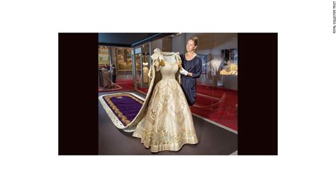 Queen Elizabeth Ii S Coronation Regalia To Go On Show Cnn