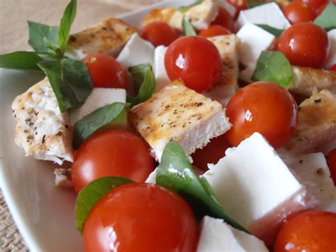 Salata Cu Piept De Pui Si Rosii Cherry CAIETUL CU RETETE