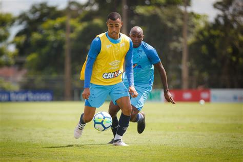 Londrina anuncia contratação do lateral esquerdo Victor Luiz do