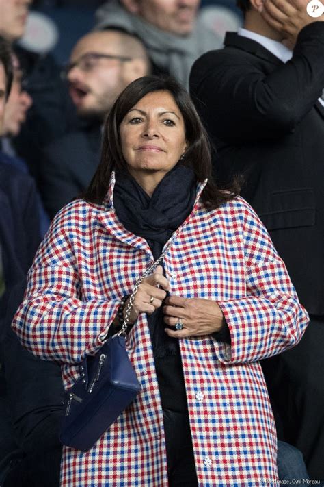Anne Hidalgo Dans Les Tribunes Lors Du Match UEFA Ligue Des Champions