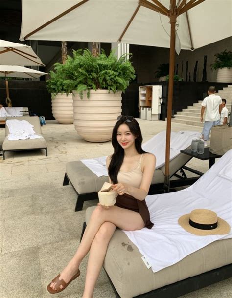 Pin Oleh Cherish Wang Di Simple Outfit Gaya Model Pakaian Wanita