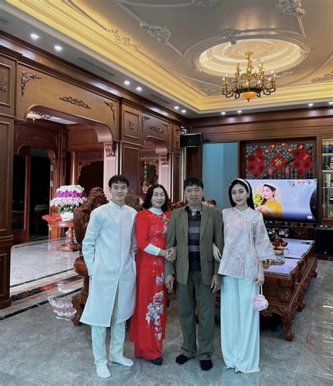 Em gái chân dài của hội cầu thủ Em gái Đặng Văn Lâm cao gần 1m80 em