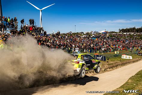 Solberg Oliver Edmondson Elliott Škoda Fabia RS Rally2 Vodafone