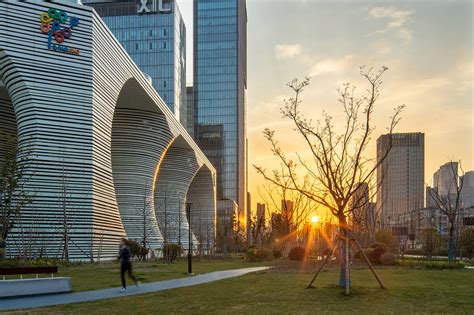 Future Car Park by Daniel Statham Studio 谷德设计网