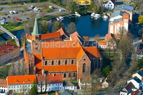 Brandenburg an der Havel von oben Kirchengebäude Dom in Brandenburg