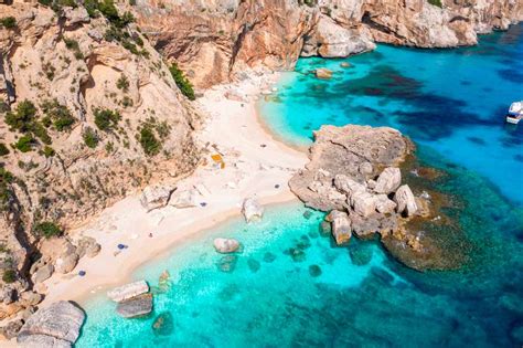 Viaggiare in Sardegna le 7 spiagge più belle da visitare Latitudes