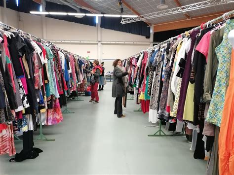 Saintes plus de 8 000 articles à la bourse aux vêtements