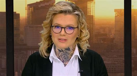 Czegoś takiego jeszcze nie było Nowa prowadząca TVP Info ma tatuaże na