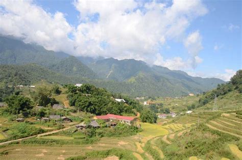 Au départ de Hanoi excursion de deux jours à Sapa avec visite du pic