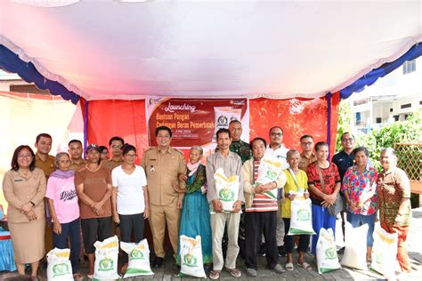 Bupati Samosir Launching Penyaluran Bantuan Pangan Cadangan Beras