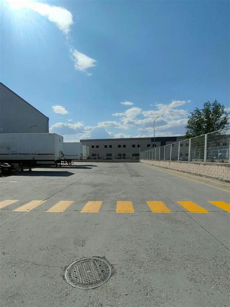 Señalización horizontal en almacén logístico de Inditex