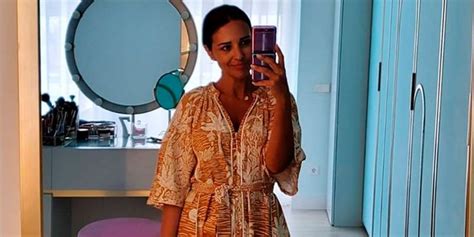 Paula Echevarría y el vestido caftán de H M que encaja en un look de