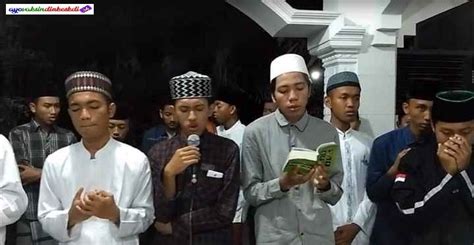 Lirik Sholawat Nariyah Lengkap Arab Latin Arti B Indonesia