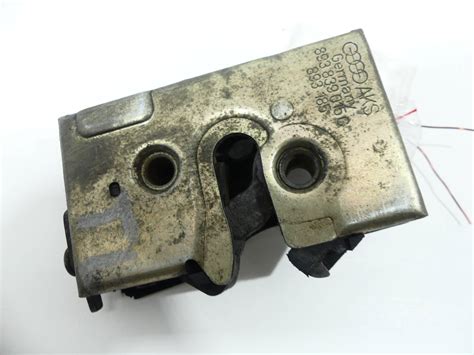 Zamek tył lewy Audi 80 B3