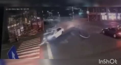 VIDEO Momentul în care o mașină de Poliție este spulberată de un