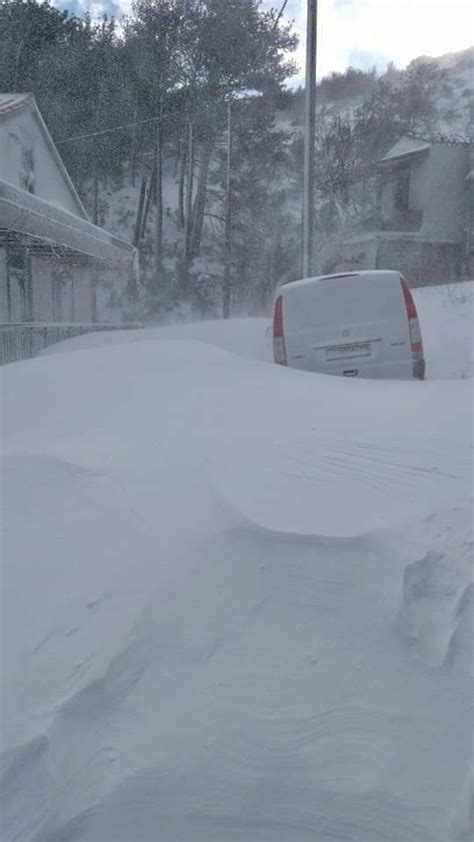 Maltempo Piogge Torrenziali E Forti Nevicate In Grecia Sepolta L