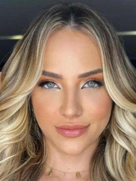 Gabi Martins Ostenta Carro De Luxo Alugado Portal Leouve