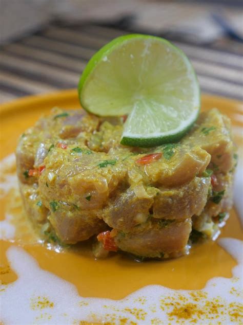 Tartare de thon mariné au coco et au curry madras TITIRI