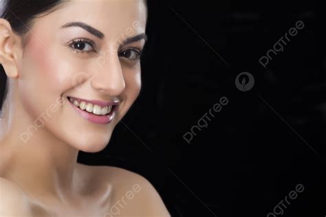 Nền Chân Dung Người Phụ Nữ Xinh đẹp đang Cười Hình Chụp Và Hình ảnh Để Tải Về Miễn Phí Pngtree
