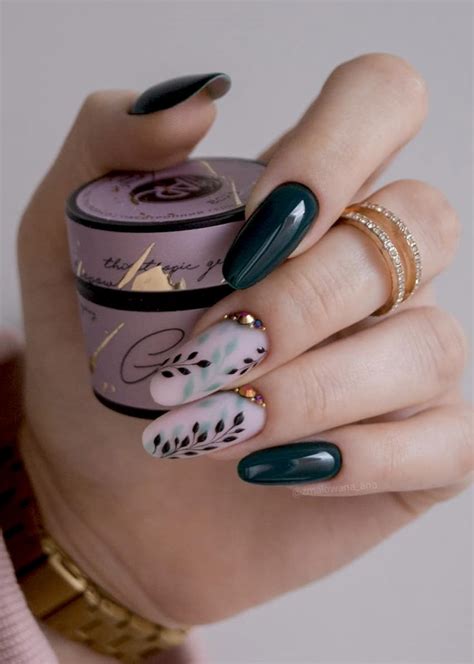 28 Gorgeous Emerald Green Nails Youll Want To Copy