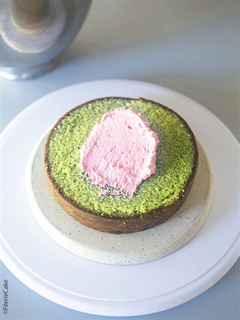 Layer cake pistache et framboise Féerie cake