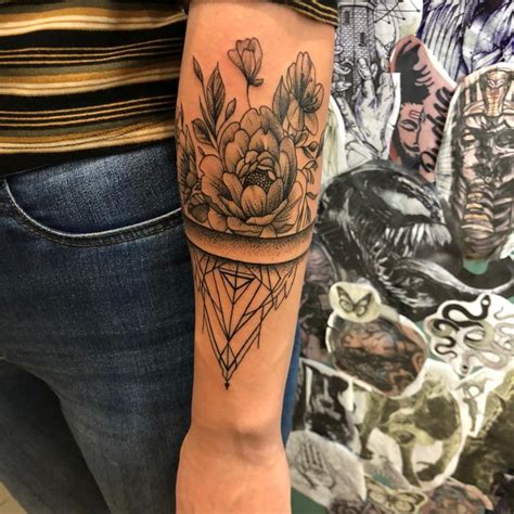 43 Tatuaje Fete 2020 Pe Mana