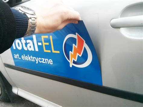 Magnesy reklamowe na samochód Warszawa wysyłka drukarnia