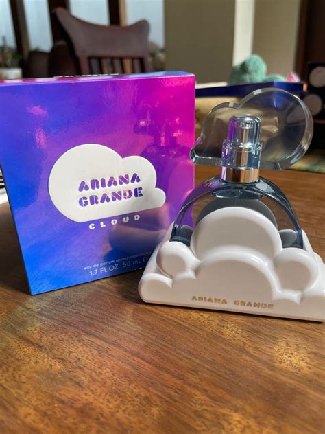 Reseña del perfume Cloud de Ariana Grande buenoyberg