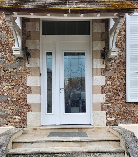 Porte dentrée Belm en aluminium modèle Arapao RAL 9016 Ty Braz