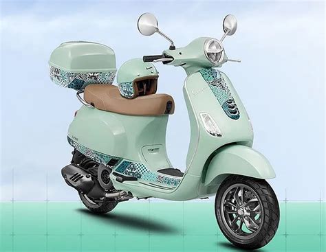 Vespa LX 125 I Get Batik Special Edition Dipamerkan Saat Peresmian