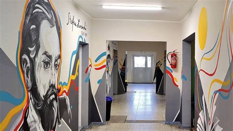 Zdjęcie 1 Dąbrowa Górnicza Młoda Polska w liceum czyli murale na